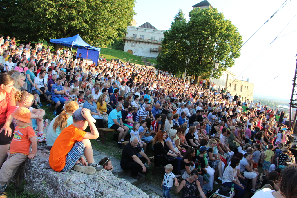 Trenčiansky hrad hostil premiéru muzikálu Studňa lásky, 2017, Tlačové ...