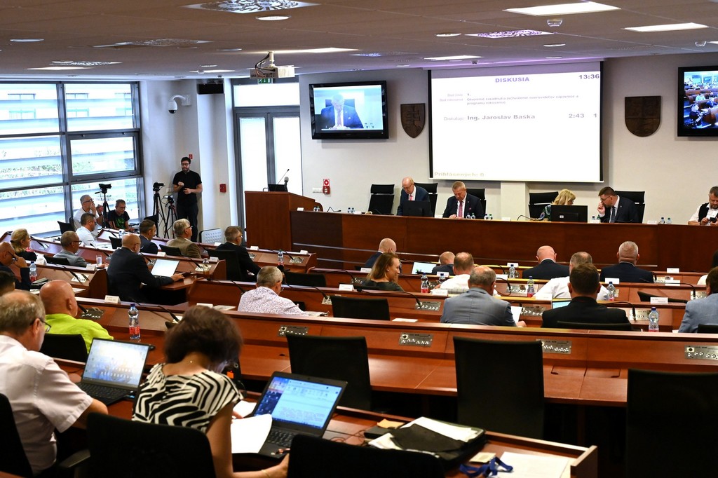 XXI. zasadnutie Zastupiteľstva TSK: Na júlovom rokovaní poslanci prebrali školské témy, projekty ...